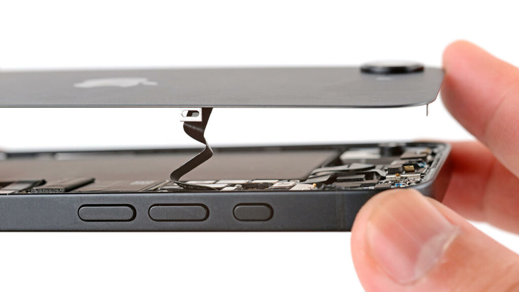 iPhone 16e: desmontagem do iFixit revela detalhes do modem C1 e ...